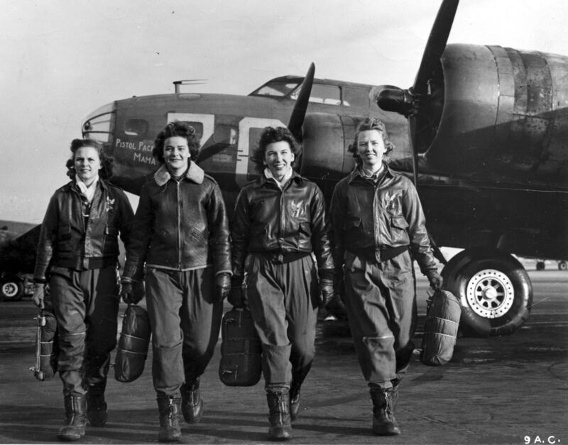 Air Force purges photos, websites on pioneering female pilots